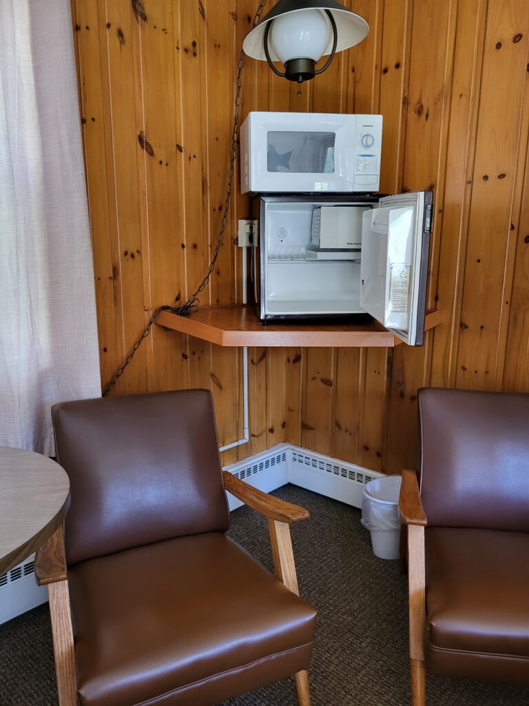 Rooms and Rates - Pine Wood Motel